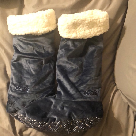 Comfy USA | Shoes | Comfy Sock Shoes | Poshmark